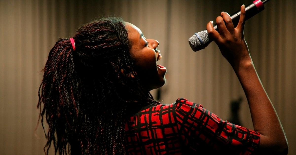 Episode 266 - Singing with an Open Throat - John Henny Vocal Studio